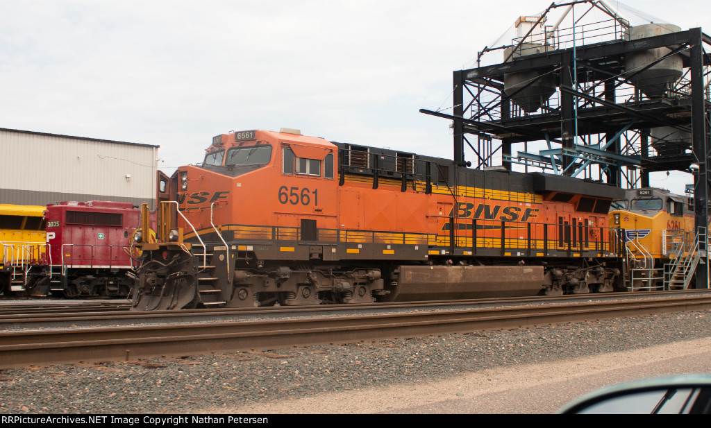 BNSF 6561